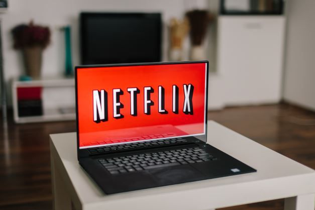 Netflix: ausgewählte Serien & Filme kostenlos schauen