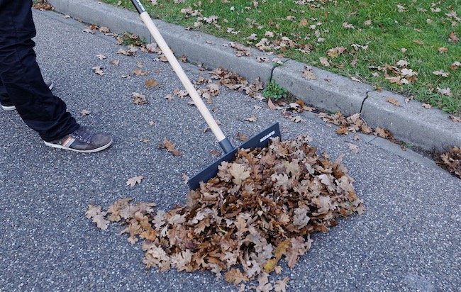 2er Pack Batavia Multi-Shifter Räumungsschaufeln für 15,90€ (statt 24€)