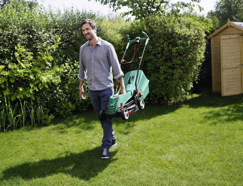 Bosch ARM 33 Elektro-Rasenmäher mit 34cm Schnittbreite und 40 l ...