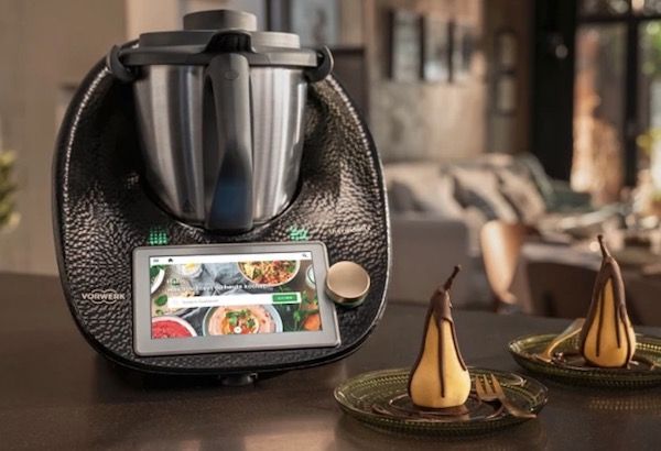 Vorwerk TM6 Thermomix inkl. Geschenk-Paket für 1.499€ (statt 1.816€)