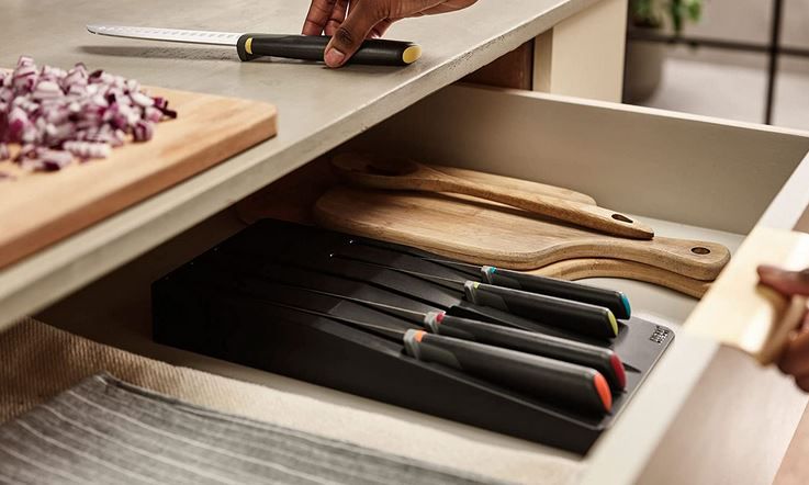 Joseph Joseph Elevate Messer-Set mit Einlage, 5-tlg. für 47,21€ (statt 62€)