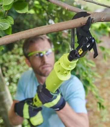 Ryobi OLP1832BX Akku-Astschere mit Bypass-Klingen für 95,99€ (statt 114€)