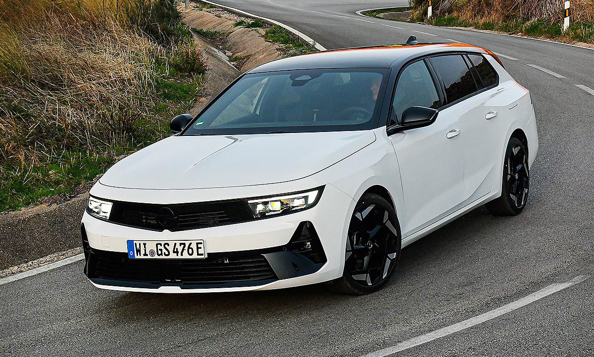 Privat: Opel Astra ST GS AT mit 131 PS ab 199€ mtl. - LF 0.51